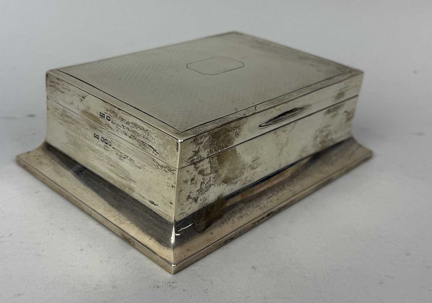 Lot 70 - A WALKER AND HALL SHEFFIELD SILVER CIGARETTE