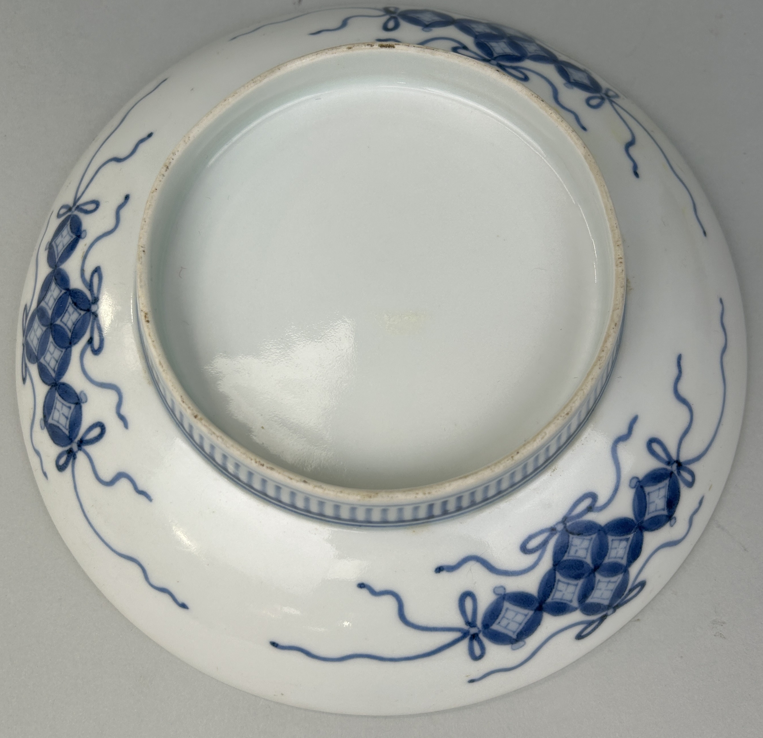 Lot 630 - A JAPANESE NABESHIMA BOWL