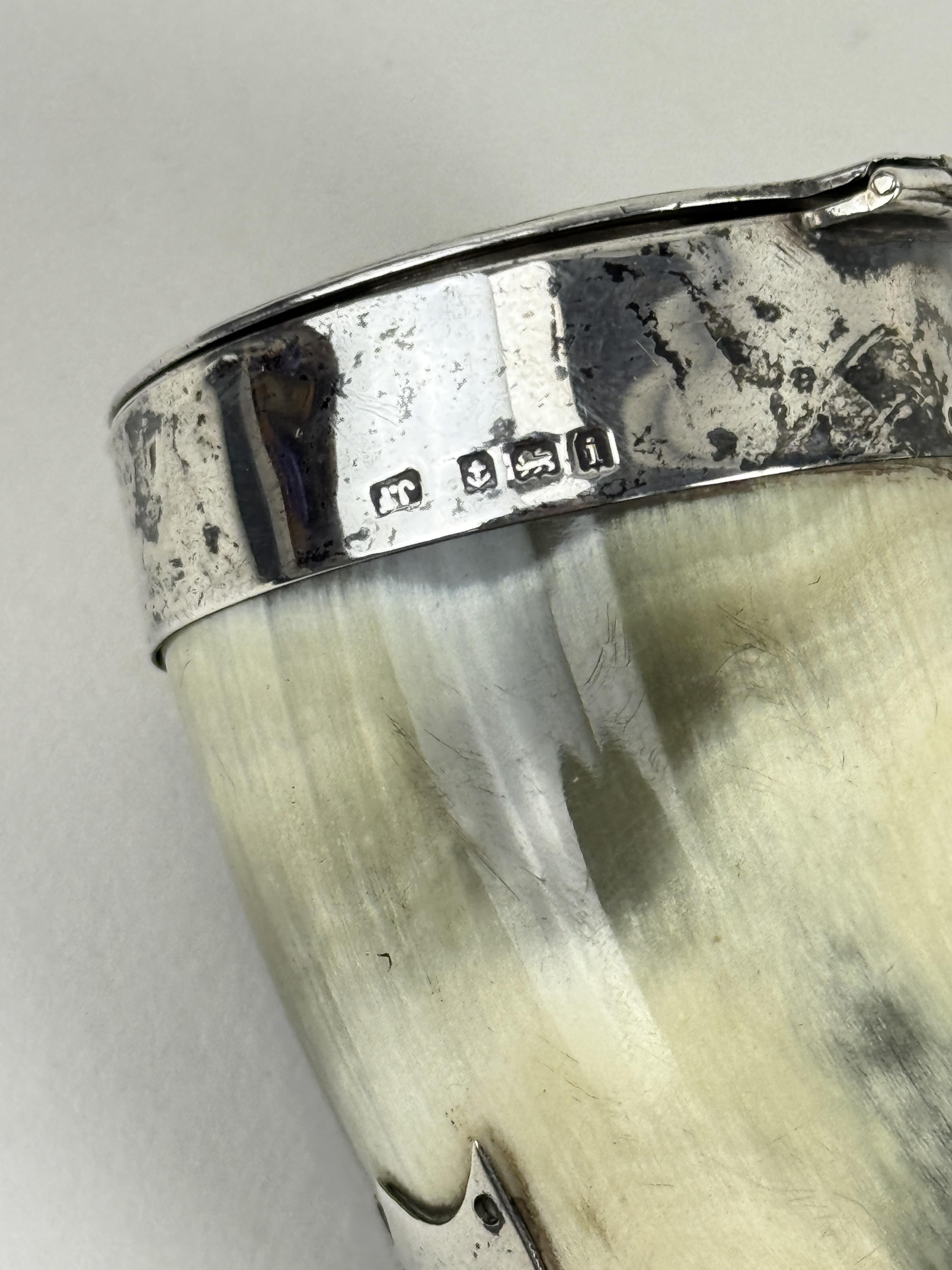 Lot 117 - A SILVER AND HORN SNUFF MULL