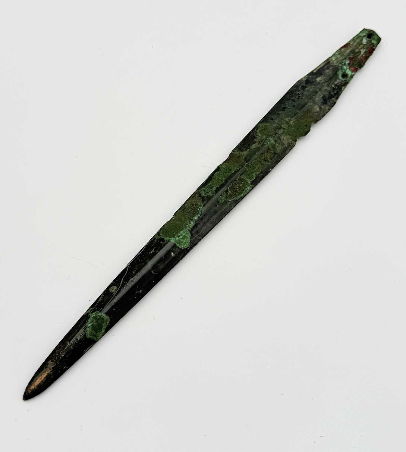 Lot 559 - AN ANCIENT GREEK/ROMAN SHORT SWORD BLADE