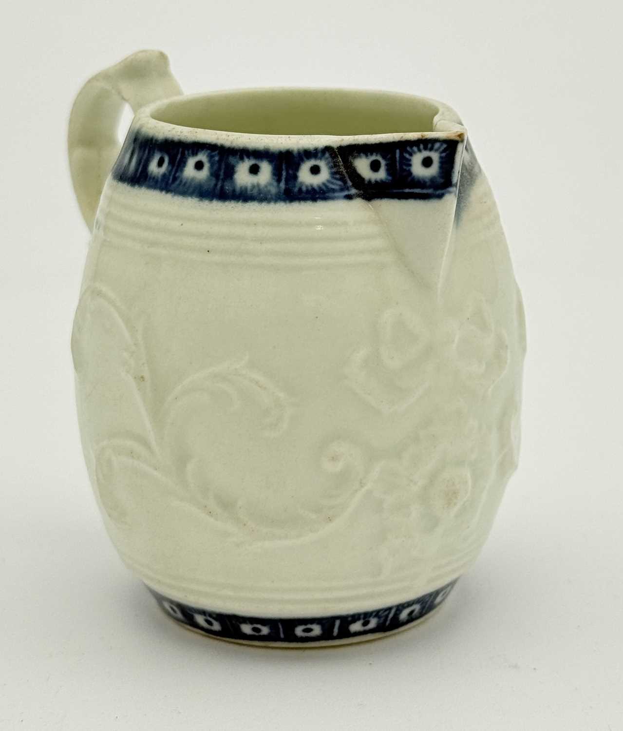 Lot 457 - A WORCESTER 'ROBIN BEAK' BARREL SHAPE JUG