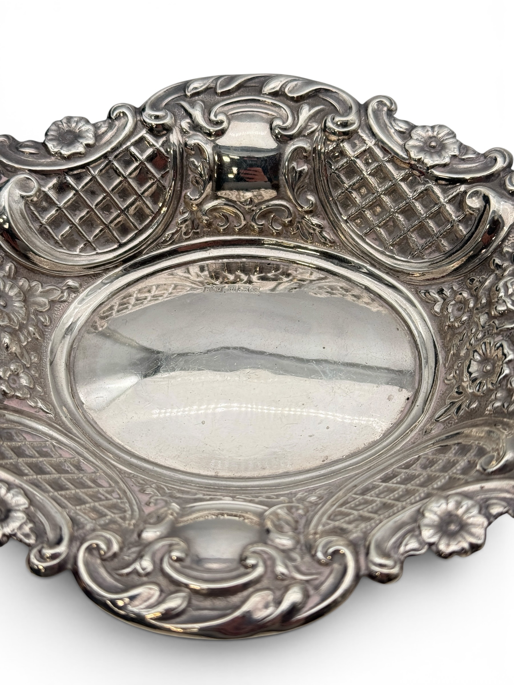 Lot 194 - A SILVER FOOTED BON BON DISH, AND ANOTHER