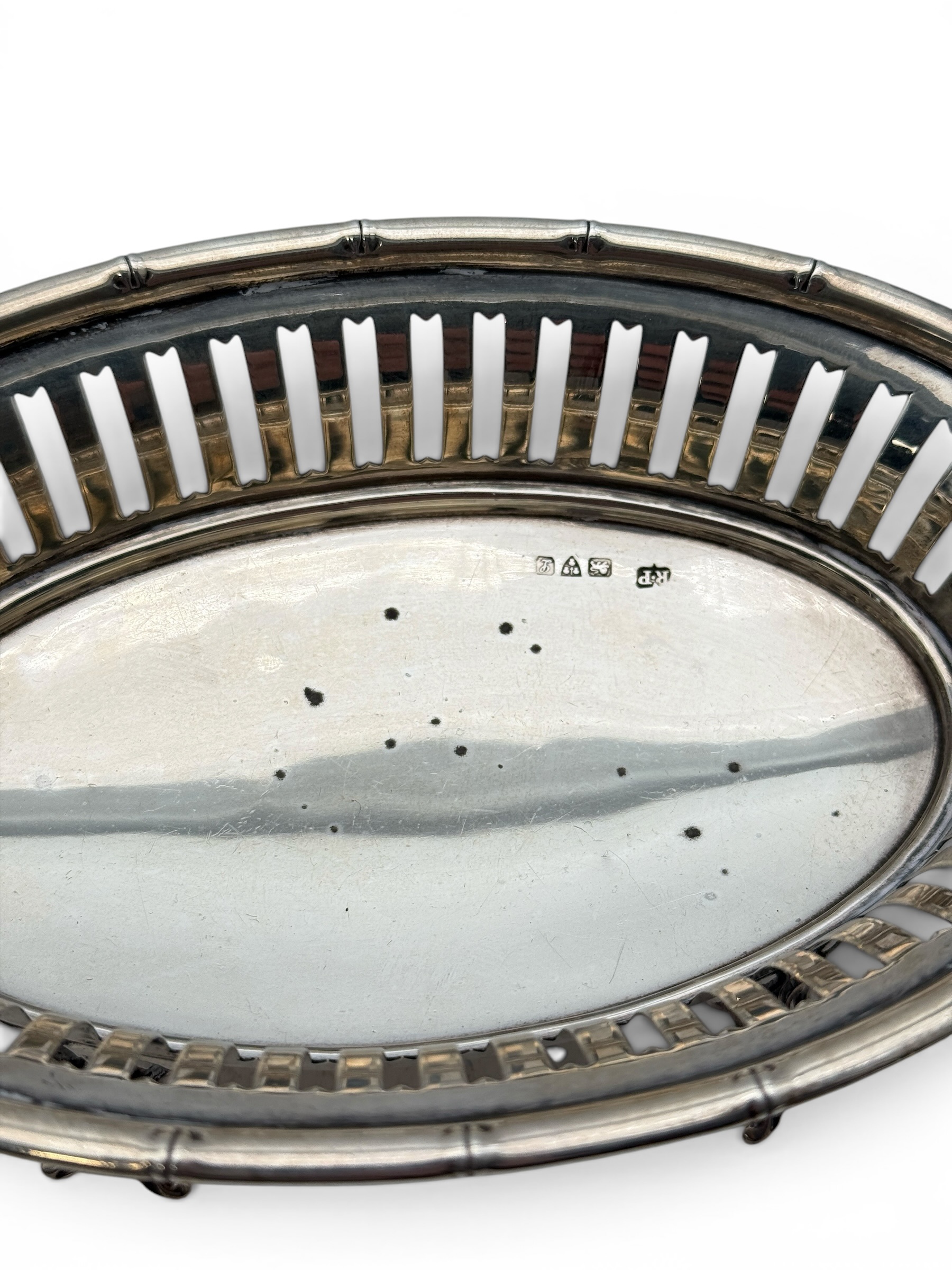 Lot 194 - A SILVER FOOTED BON BON DISH, AND ANOTHER